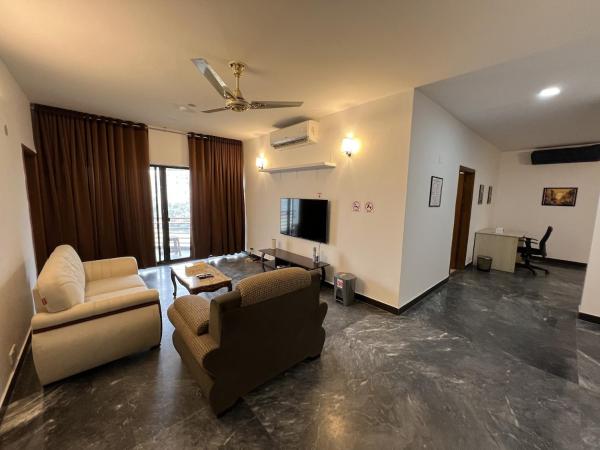 Luxury Apartment In Gulshan-1, 3500sqft - 達卡
