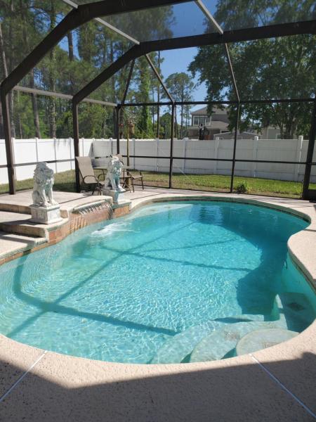 Private Room With Pool Near Jacksonville Airport - Jacksonville, FL