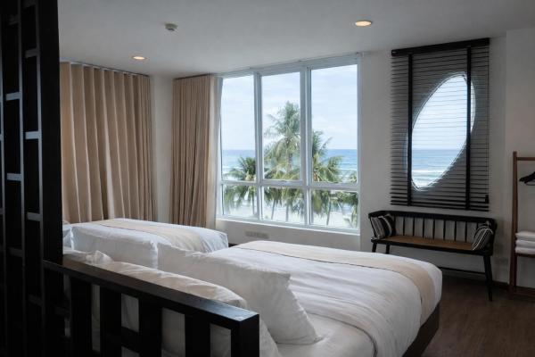 The Beach Bangsaen By Thanthita Next To Wonnapa Beach Free Disney Plus - Ko Sichang District