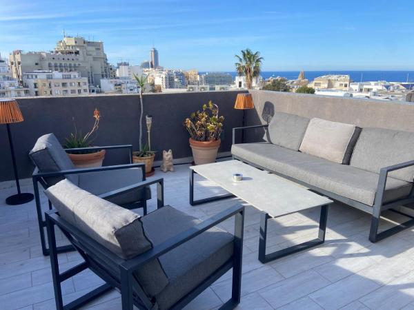 Sliema Distant Seaview Penthouse - Valletta
