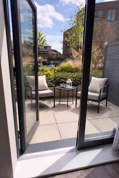 Hidden Gem With Private Patio In Springwell Gardens, Leeds Central, Sleeps 4 - Leeds