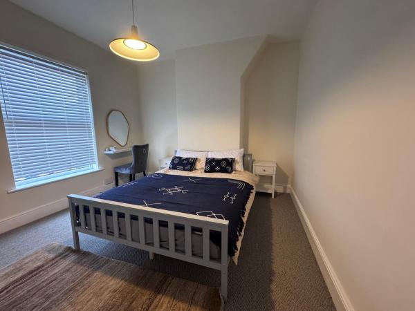 Entire2 Bedrooms Cosy House In Sale, Manchester - Altrincham