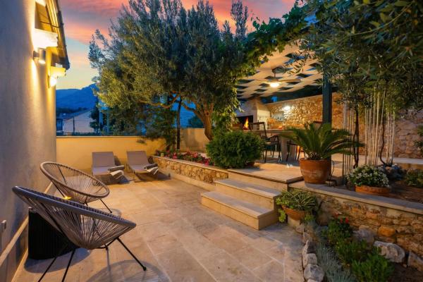Casa Ol'bol - Modern Apartment With Seaview And Private Large Backyard - Bol