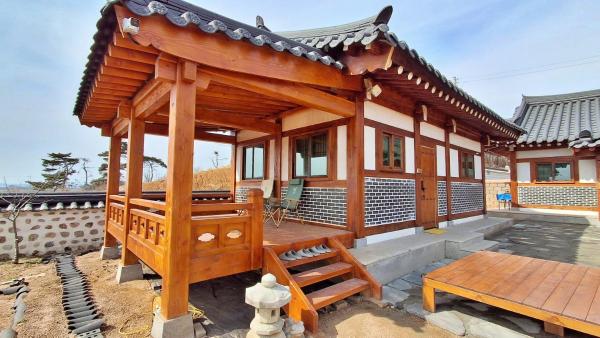 홍성군 편백나무 남당한옥 - South Korea
