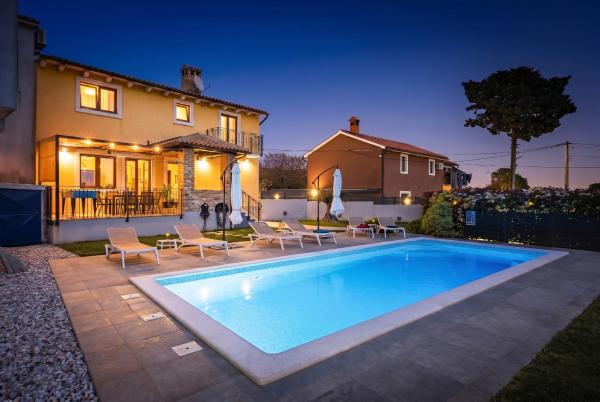 Villa Tramontana Near Pula For 6 Persons With 30m2 Private Pool - Pula