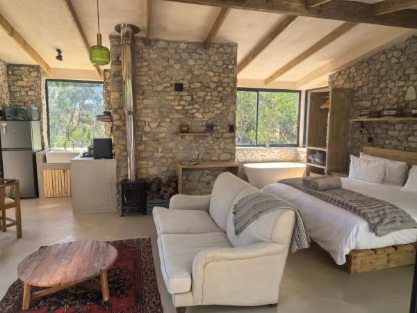 Bush Music Modern Farm Stone Cottage - Humansdorp