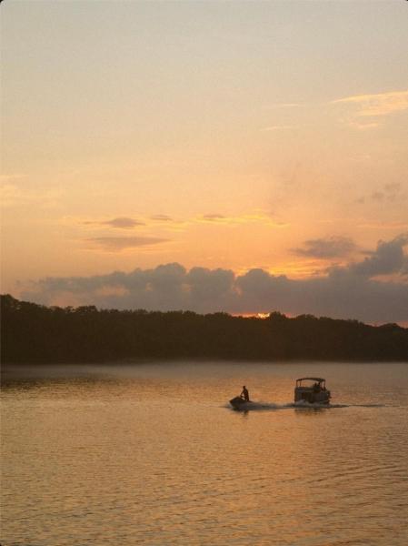 Cabin With Hot Tub On The River - Iowa
