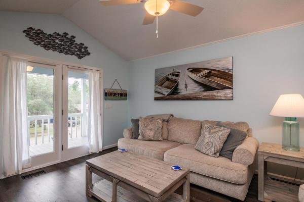 La Isla Bonita - Oak Island, NC