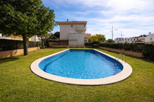 Charming Sitges Apartment With Shared Pool City Views - Sitges