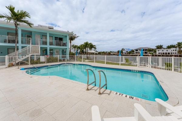 Elegant Waterfront Condo W/ Views In Pompano Beach - Pompano Beach, FL