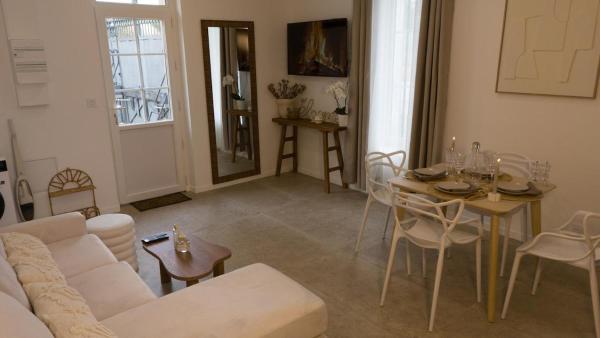 Domaine Privé Avec Grand Parking, Pôle Cdg-villepinte - Tremblay-en-France