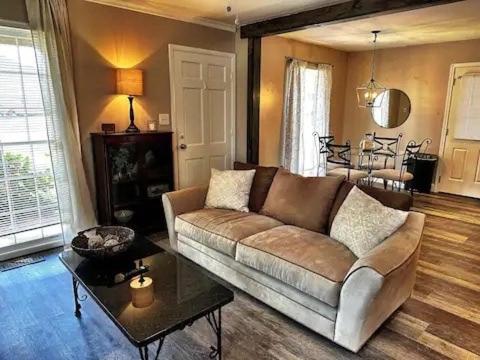 Let The Sunshine In! - Newnan, GA