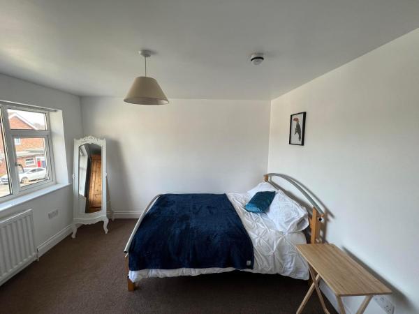 Colchester-double Room With Parking, Garden And Walk To Town Centre - Colchester