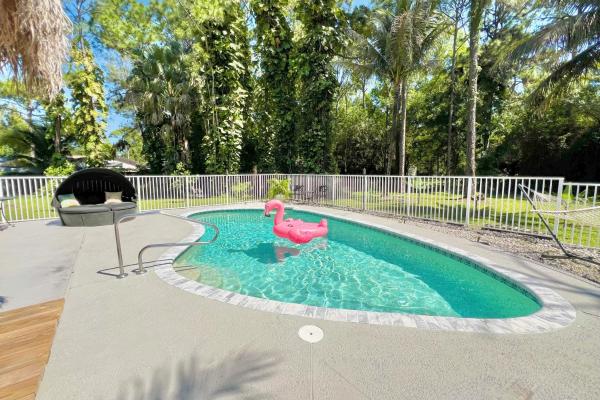 Relax Poolside! Family West Palm Beach Gem W/ Yard - Royal Palm Beach, FL