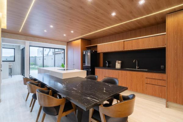 Casa Moderna: 3 Suítes | Jacuzzi | 450m Praia - Florianópolis