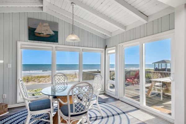 Brigantine By Oak Island Accommodations - Oak Island, NC