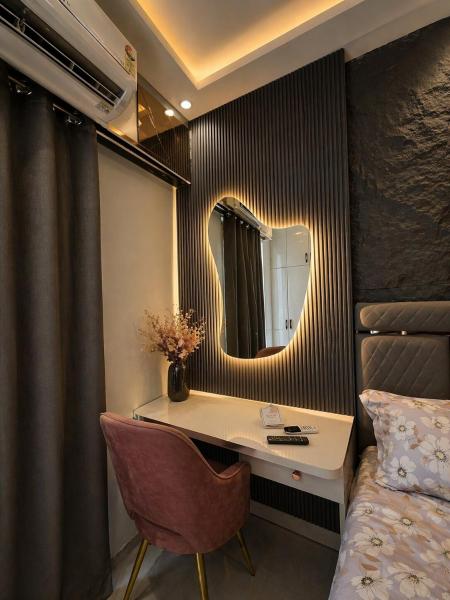 Skyline Suites In Noida - Ghaziabad