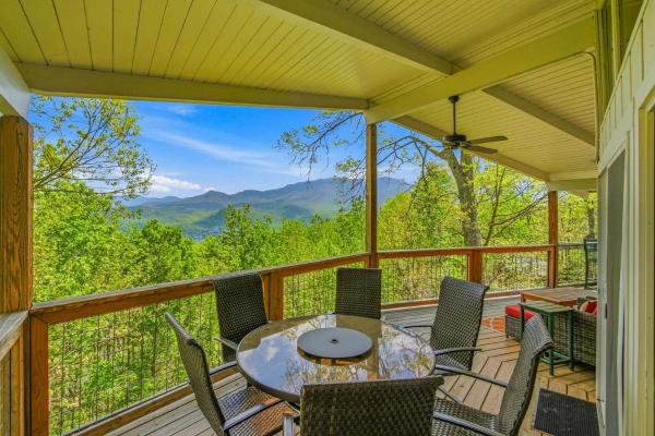 Chalet Village Cabin Sleeps 9 Mtn View 360 Deck - Gatlinburg, TN