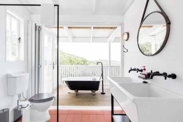 Little Red Barn In The Noosa Hinterland - Eumundi