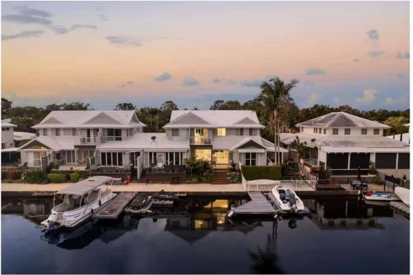 Sunseeker Sanctuary - Waterfront Noosa Townhouse - Sunshine Coast