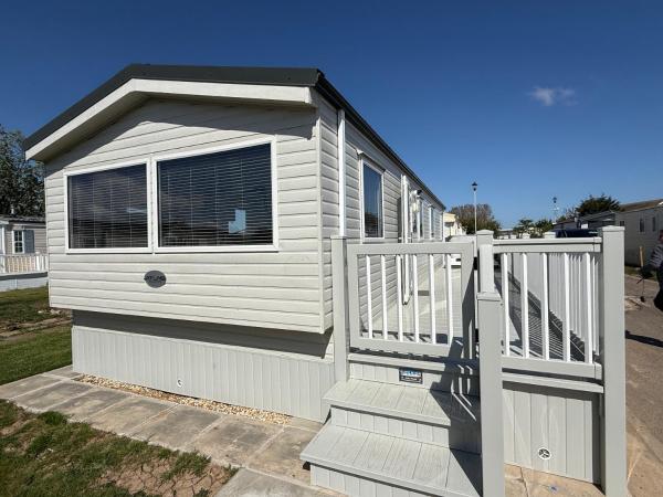 Sunnymede F21 With Hot Tub - Fantasy Island - Ingoldmells - Meadow Lakes Caravan & Lodge Hire - Ingoldmells