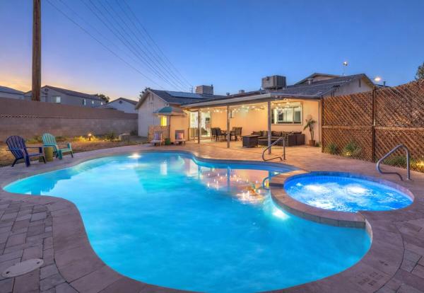 70s Villa! Heated Pool-spa, Basketball, Pickleball - Las Vegas, NV