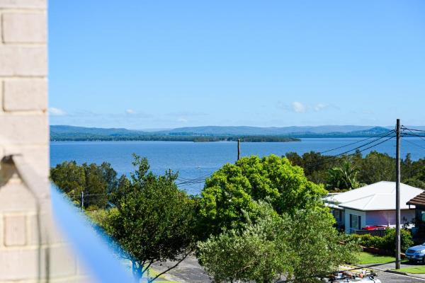 Spacious 4br Home Near Tuggerah Lakes - The Entrance