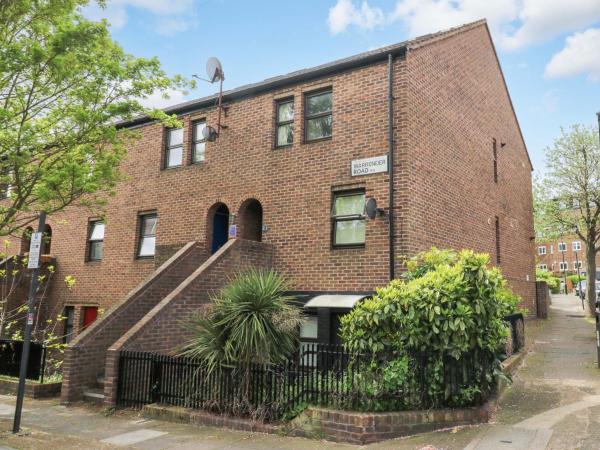 22a Warrender Road - Barnet