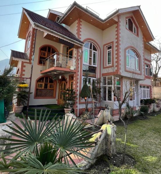 Anii's Paradise Harwan - Srinagar