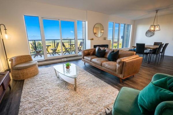 310 - Luxury Condo The Serenity - View And Pool - Baie-Saint-Paul, QC