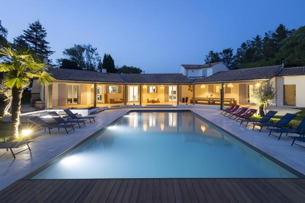 Grande Villa Avec Piscine - Saintes