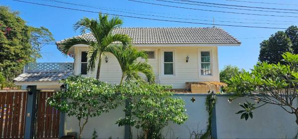 Friendly, Artsy Private Rooms Near Mountains - Hua Hin