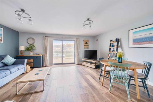 Luxury 3-bedroom Apartment At West Bay Harbour - Burton Bradstock