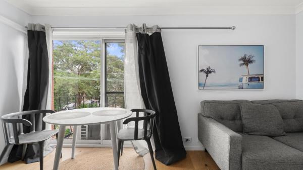 Sun-drenched 1 Bed Studio Apartment In Newtown - North Shore