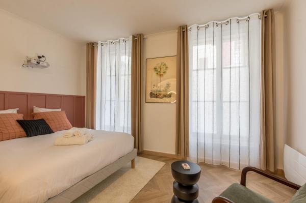 Love Suite - Balnéo - Vidéoprojecteur - Plein Centre - Free Wifi - Pézenas
