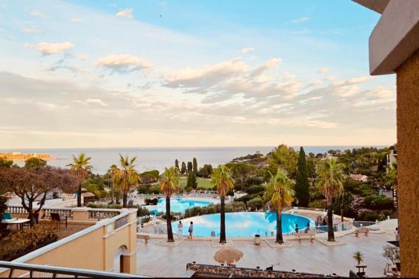 Cap Esterel 2 Pièces Climatisé Vue Mer Et Piscines Réf E1 220 - Cap Estérel