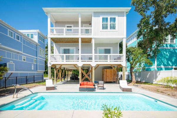 Paradise Pointe By Oak Island Accommodations - Oak Island, NC