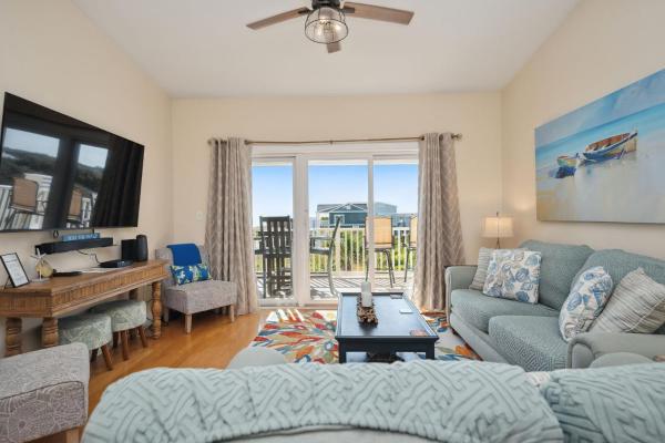 Sea Tales By Oak Island Accommodations - Oak Island, NC