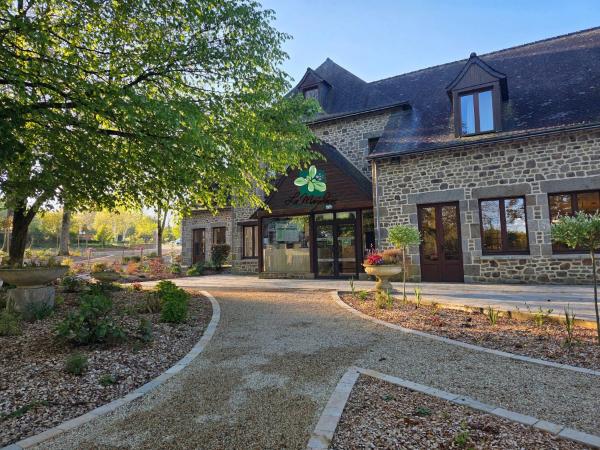 Logis Hotel Restaurant La Marjolaine - Mayenne