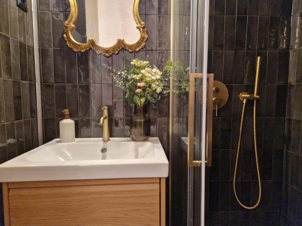 Charming And Unique Apartment With Balcony By The Great Synagogue - Budapest