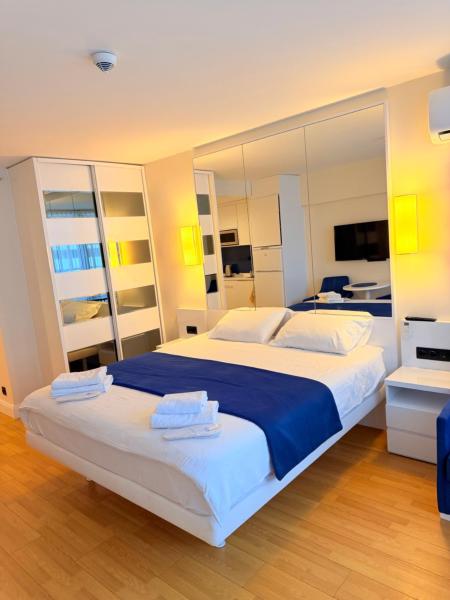 Black Sea Beachfront At Orbi City - Batum