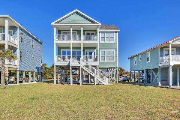 Dont Worry Beach Happy By Oak Island Accommodations - Holden Beach, NC