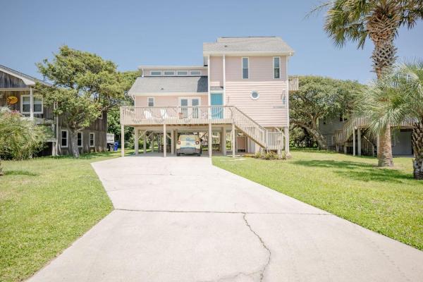 Sunkissed By Oak Island Accommodations - Southport, NC