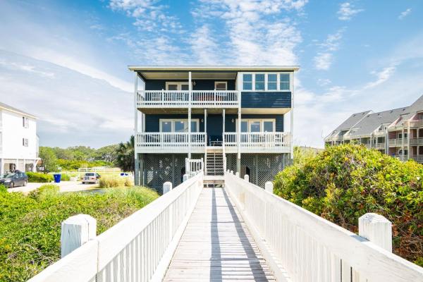 Sweet Retreat By Oak Island Accommodations - Oak Island, NC