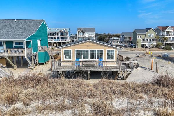 The Beach Fact Oar By Oak Island Accommodations - Oak Island, NC