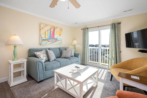 The Island Sandpiper By Oak Island Accommodations - Oak Island, NC
