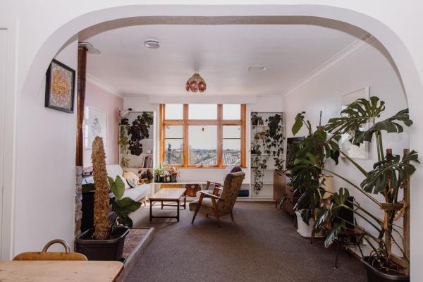 1920s Character Home With Coastal Views & Bush - Greymouth