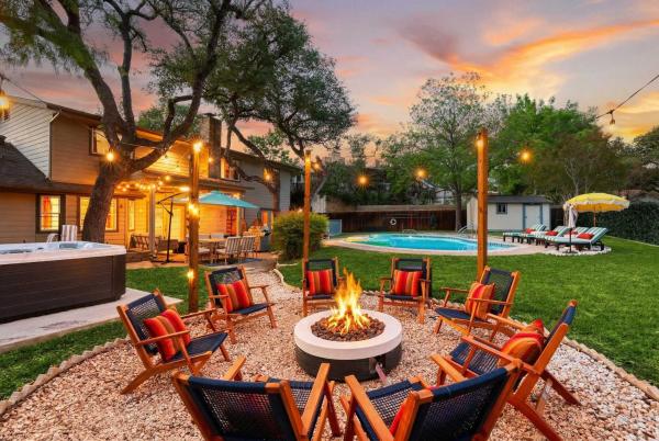 Elegant Escape - Sleeps 14 - Games Pool Fire Pit - San Antonio
