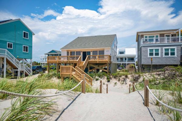 Victorias Seacret By Oak Island Accommodations - Oak Island, NC