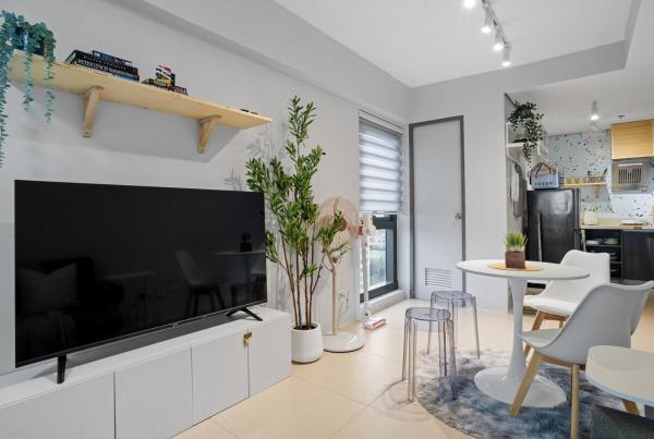 Light & Airy Scandinavian Studio Free Pool Access - Valenzuela